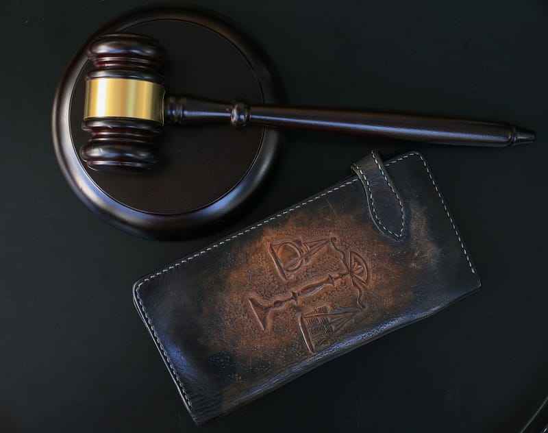 DR. NÉMETI R. MÁTÉ ÜGYVÉD - DR. NÉMETI R. MÁTÉ -A PESTI ÜGYVÉD-