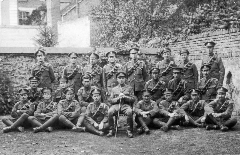 Second Lieutenant Frank Vans Agnew (centre of the front row) and men of ...