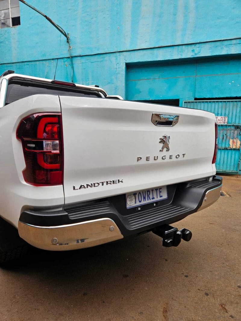 Peugeot Landtrek Double Tube Step Towbar