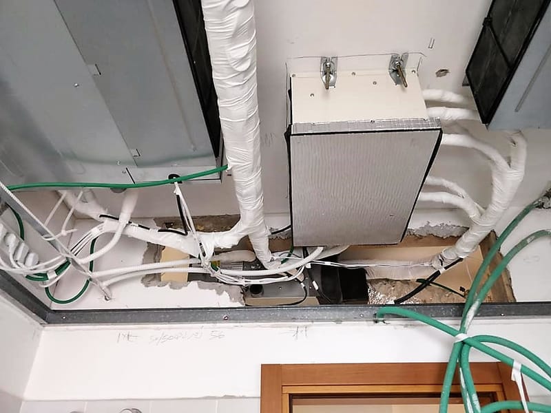 קופסאות הפיצול והמאיידים לזריקה ישירה VRF BOX LOW 11 באמבטיה. - אדר טק ...