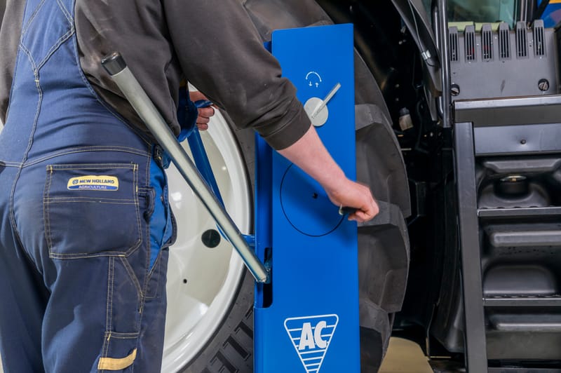 HGV Brake Hub and Caliper lifter