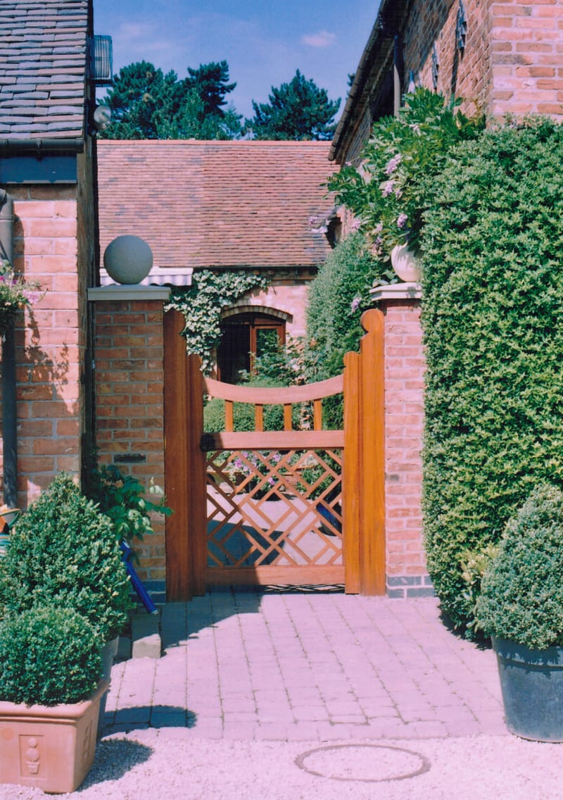 mike eyley designed gate and pillars - mike-eyley.co.uk