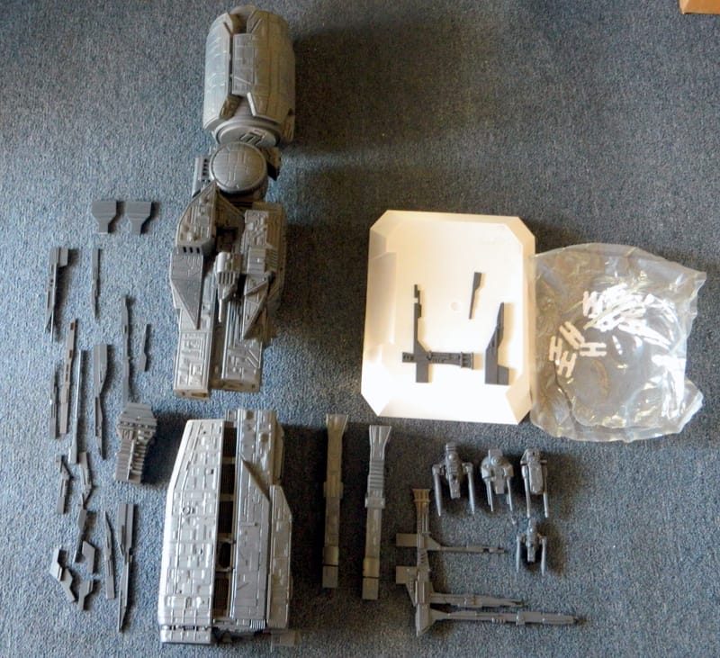 USS SULACO 8 FEET LONG STUDIO SCALE KIT - CRAGGS MODELS
