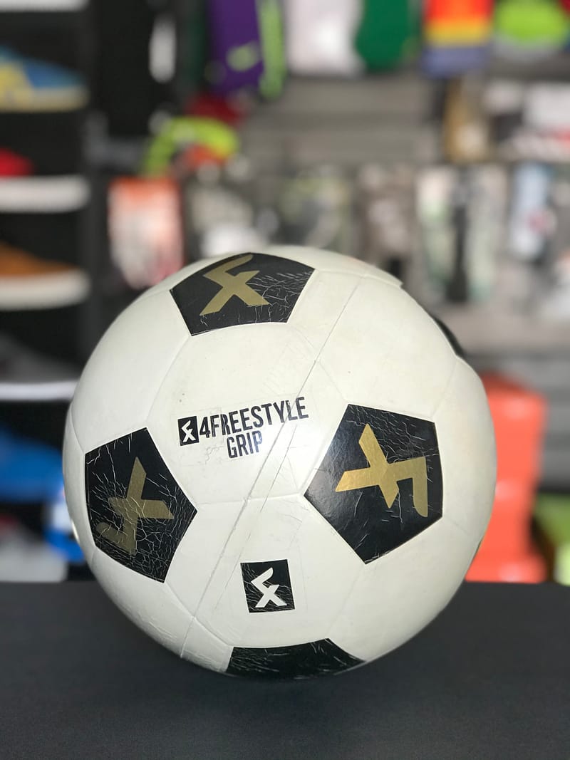 4 FREESTYLE GRIP BALL - Solodeportes Quiché