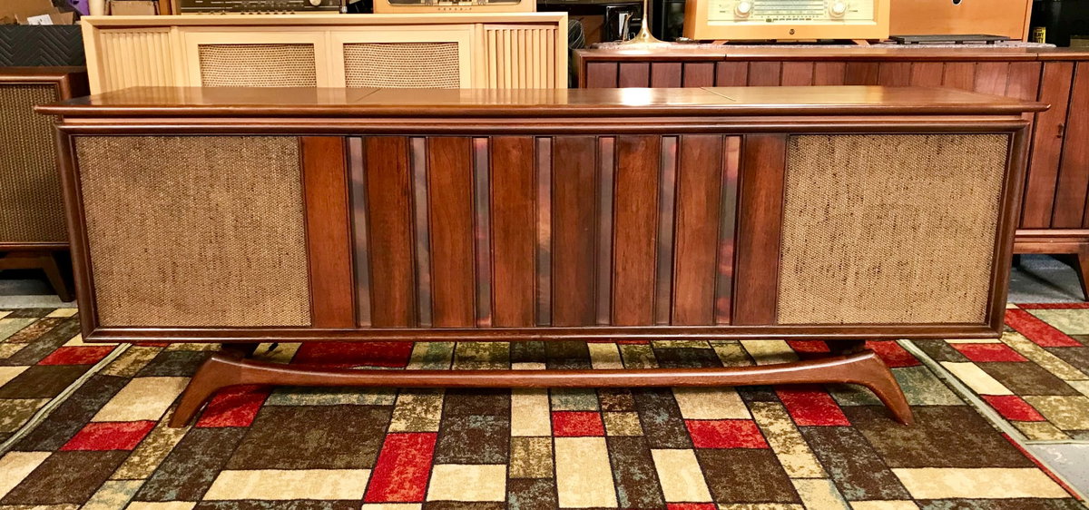 stereo console