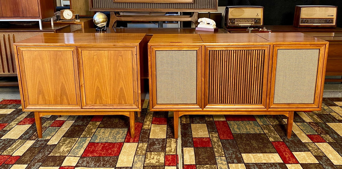 stereo console