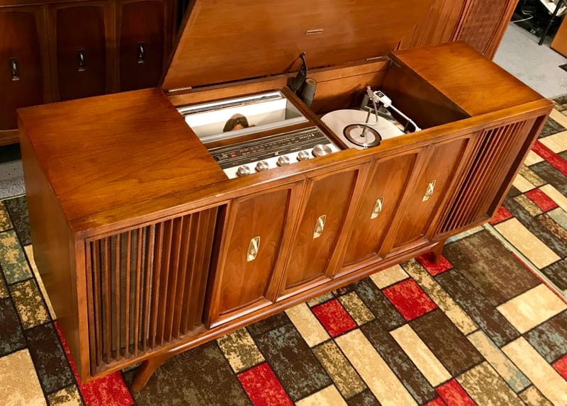 stereo console