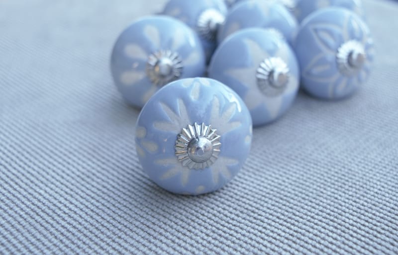 Butoni pictati - diferite decoruri - manere mobila