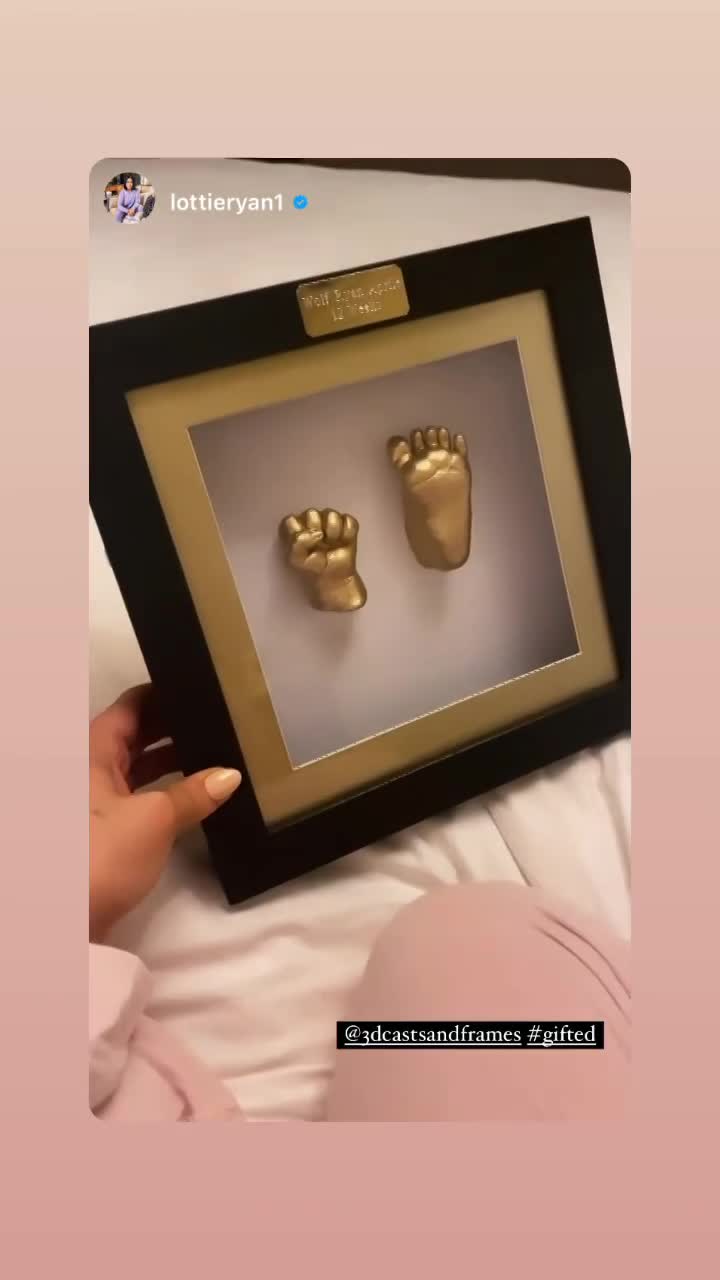 1 Hand 1 Foot framed in Black frame with gold or silver mount - 3D ...