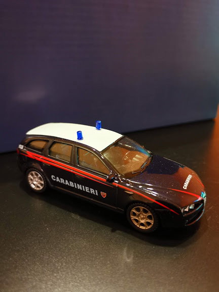 Welly - DIECAST POLICE