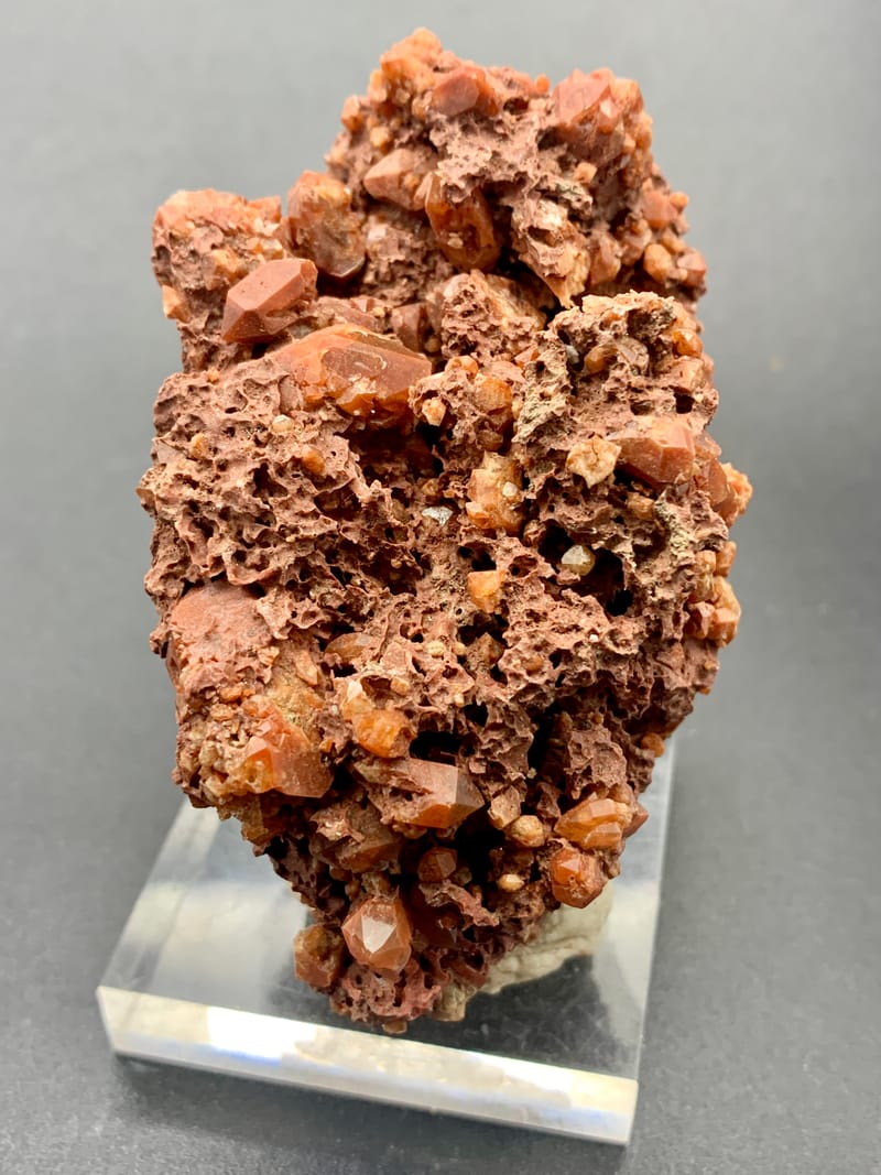 CUARZO ROJO O JACINTO COMPOSTELA (CHELLA, VALENCIA)