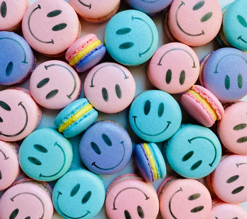 Smiley Face - Tiny Temptations Macarons