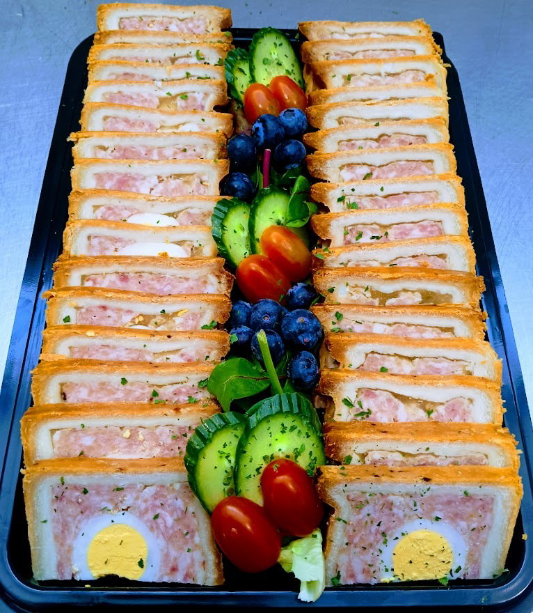 Mini Melton Mowbray pork pie platter (Large) - 32 pies. - fiestabuil...