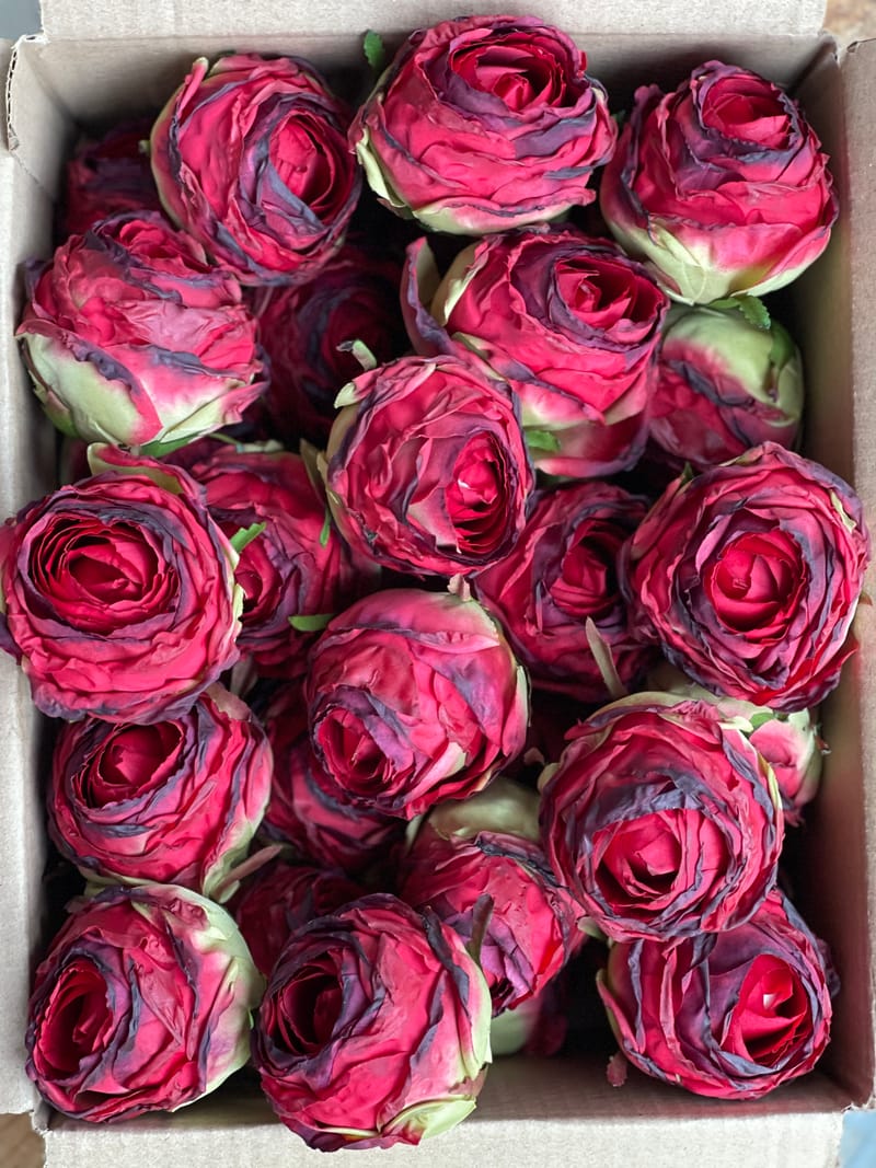 DRY ROSE HEADS x 48 ( RED ) - Artificial Flowers Keighley UK