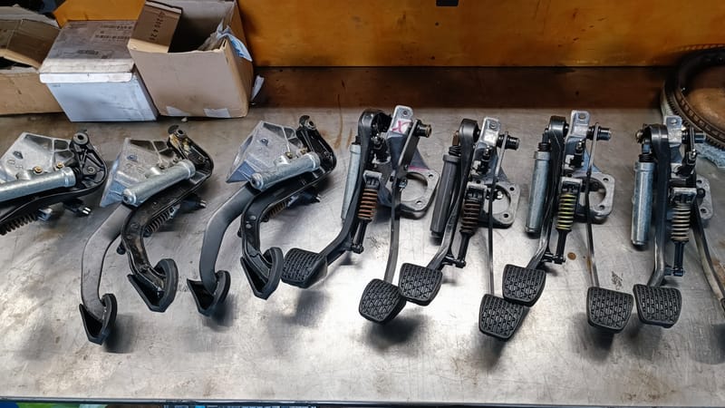 W201 / W124 / R129 / W202 / W210 / W211 / W203 / W204 Manual Pedal ...