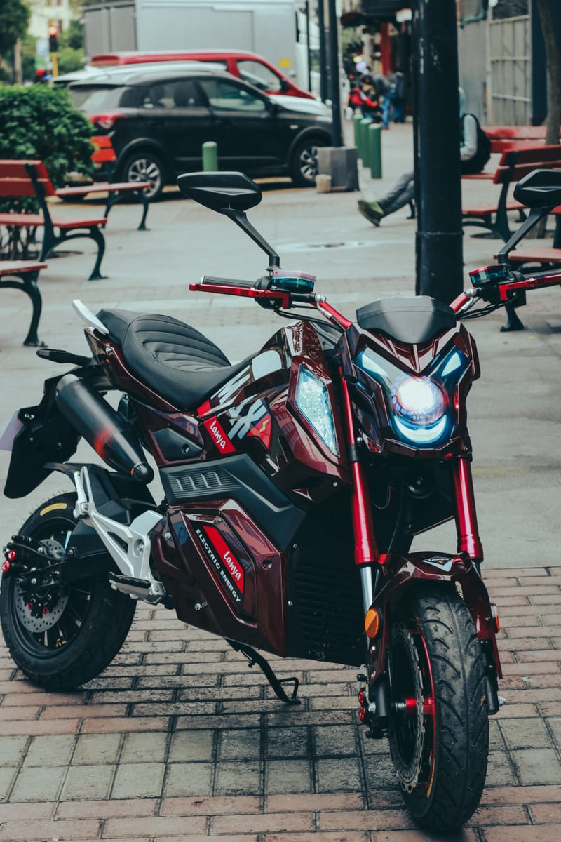 Moto eléctrica modelo z6 pro 3000 w | Batería de litio 72v/52ah