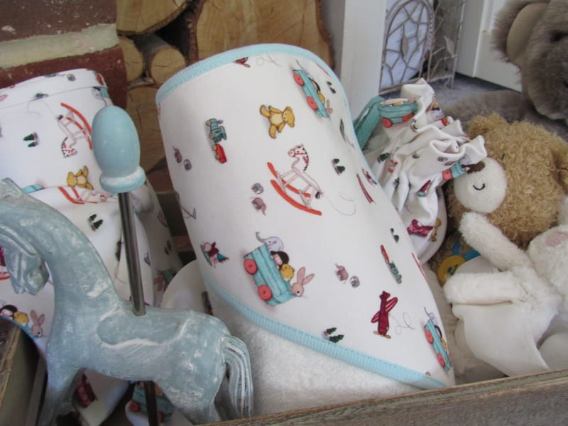 TOYLAND - Pearl & May