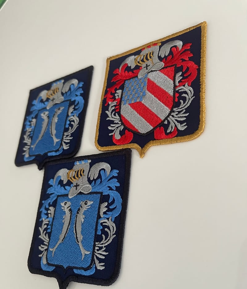Broderie,armoirie,blason,monogramme,couronne