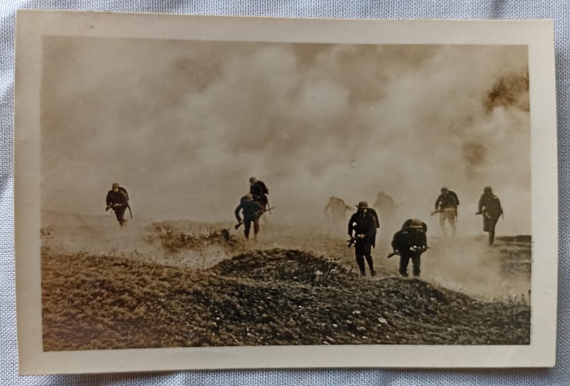 Soldados alemanes en campo batalla, fotografía original (III Reich ...