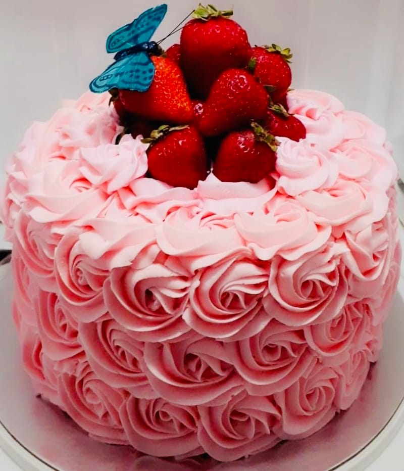 2 Layer Strawberry Cake With Buttercream Frosting and Fresh ...