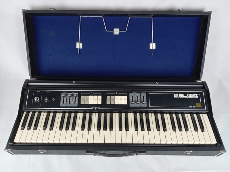 Roland String Keyboard analog RS101