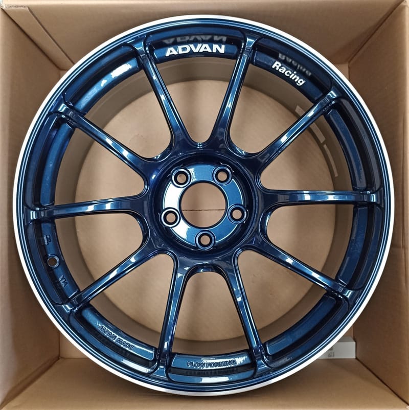 Set Cerchi ADVAN RACING RZII - 9X18 - 5X114.3 - ET25 - Ultrasport ...