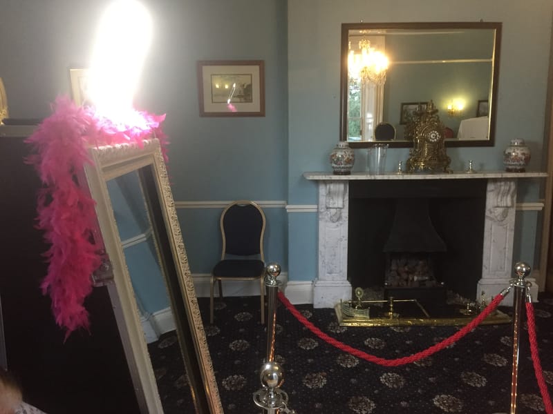 Magic Mirror - Two Hours - Two Prints & Guestbook - Fotoboothevent