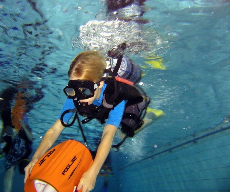 SCUBA DIVER TO OPEN WATER UPGRADE COURSE - SSI, PADI, BSAC & RAID Dive ...