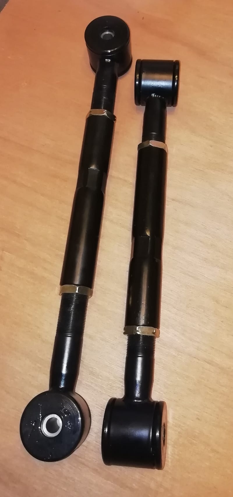 200 series Galvanised lower axle arms pair - Classic Swede