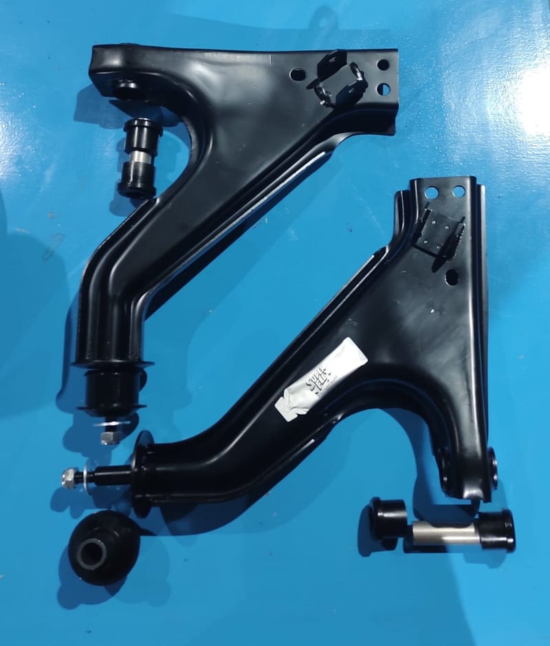 200 series front wishbone kit with PU bushes - Classic Swede