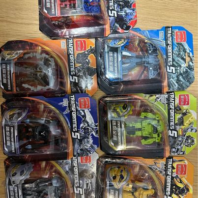 Set Of 7 Mini Transforming Robots - Toysmart
