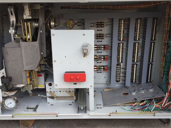 SIEMENS RECONDITIONED 145kV SF6 2000AMP DEAD TANK CIRCUIT BREAKERS