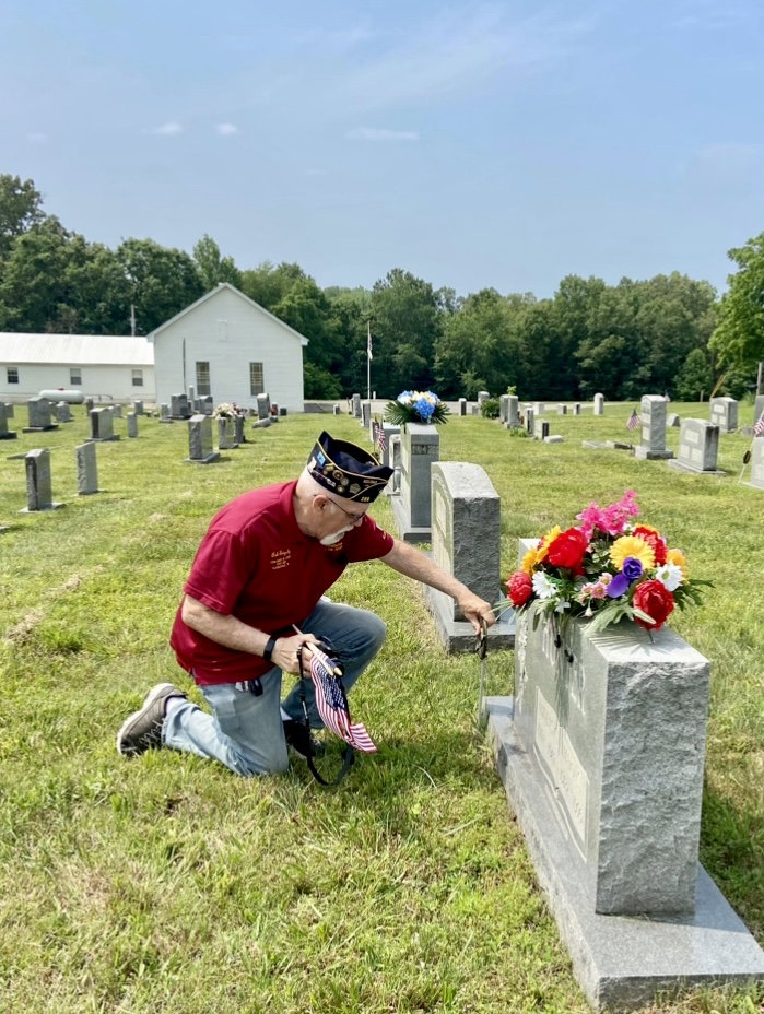 Bob Grigsby placing a Flag - American Legion 'CSM Gary M. Crisp' Post 289