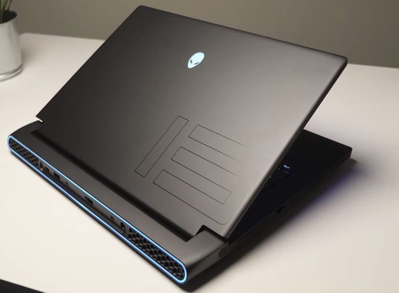 Alienware m15 R7 Gaming Laptop - QuaBuy Ghana