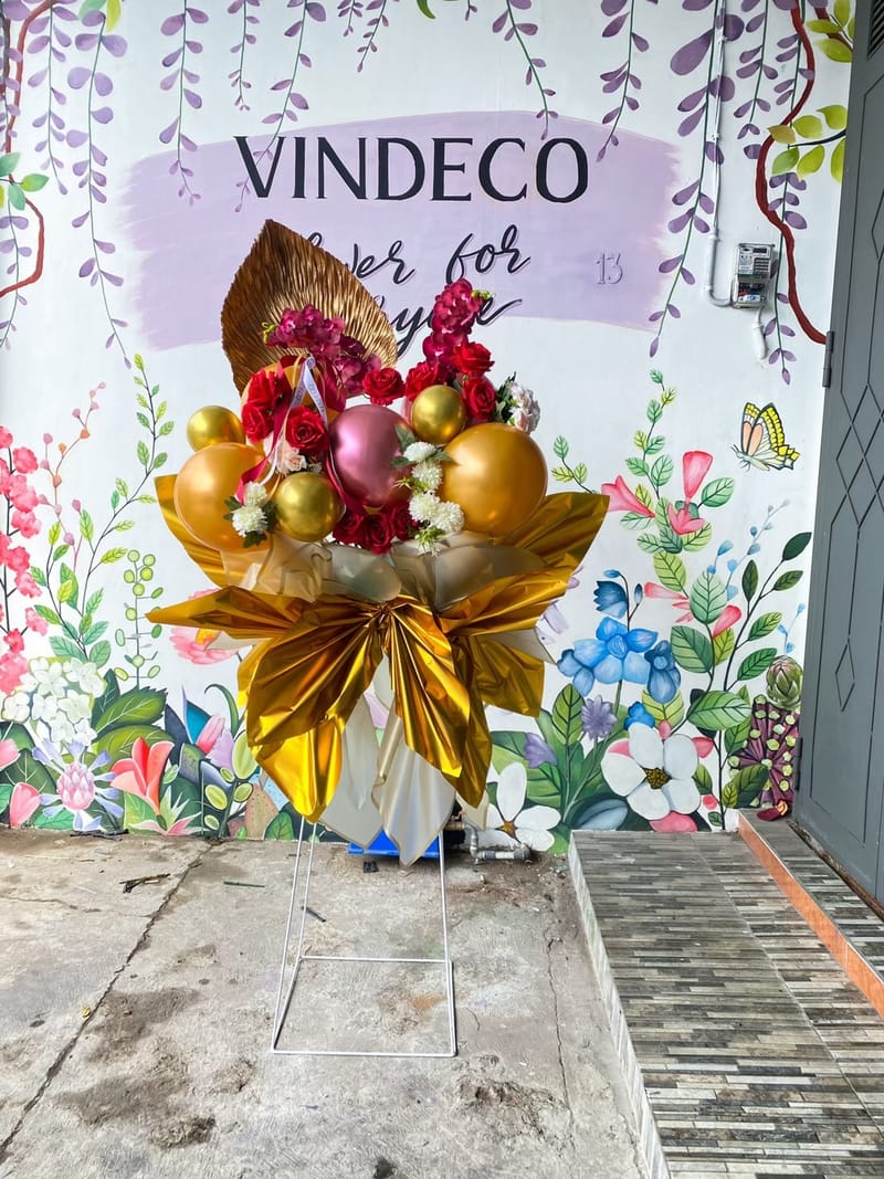 Bunga Papan dan Standing Flower - Vindeco Florist