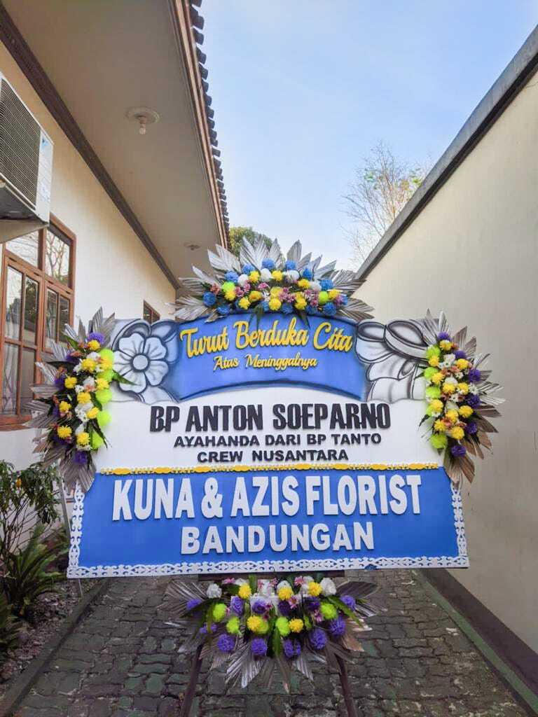 Bunga Papan Lukis Jambul Atas Bawah Kanan Kiri - Vindeco Florist
