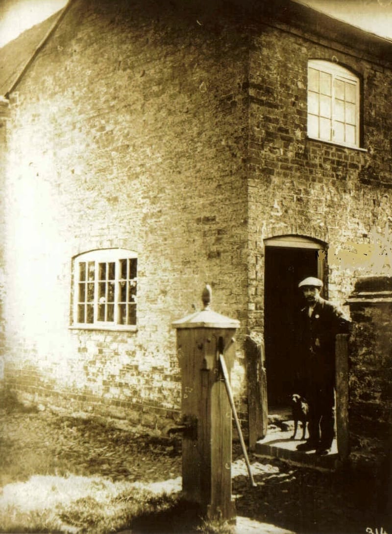 Oak Cottage, Oak Lane - 1930s - Gallery image 21 of 29...