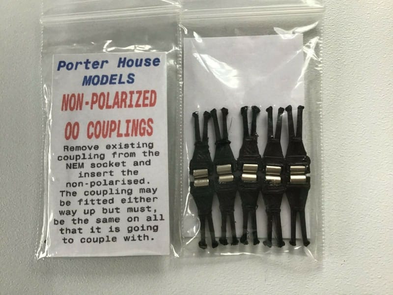 5 PAIRS OF 00 GAUGE SQUARE CHUNK MAGNETIC COUPLINGS FOR NEM POCKETS...