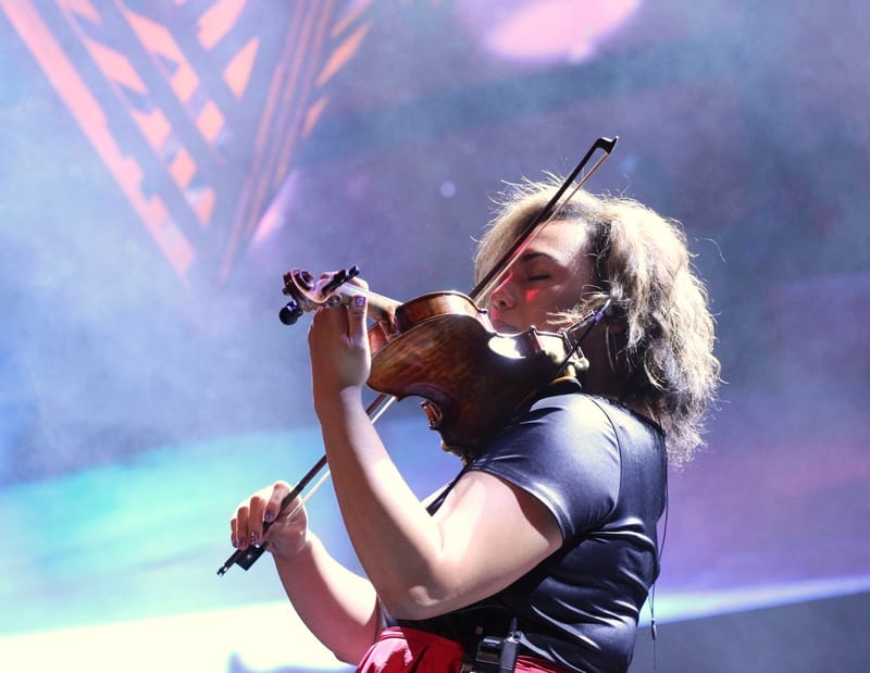 Mel Musonera - Eclectic Violinist / Strings Coach / String_Arrangements