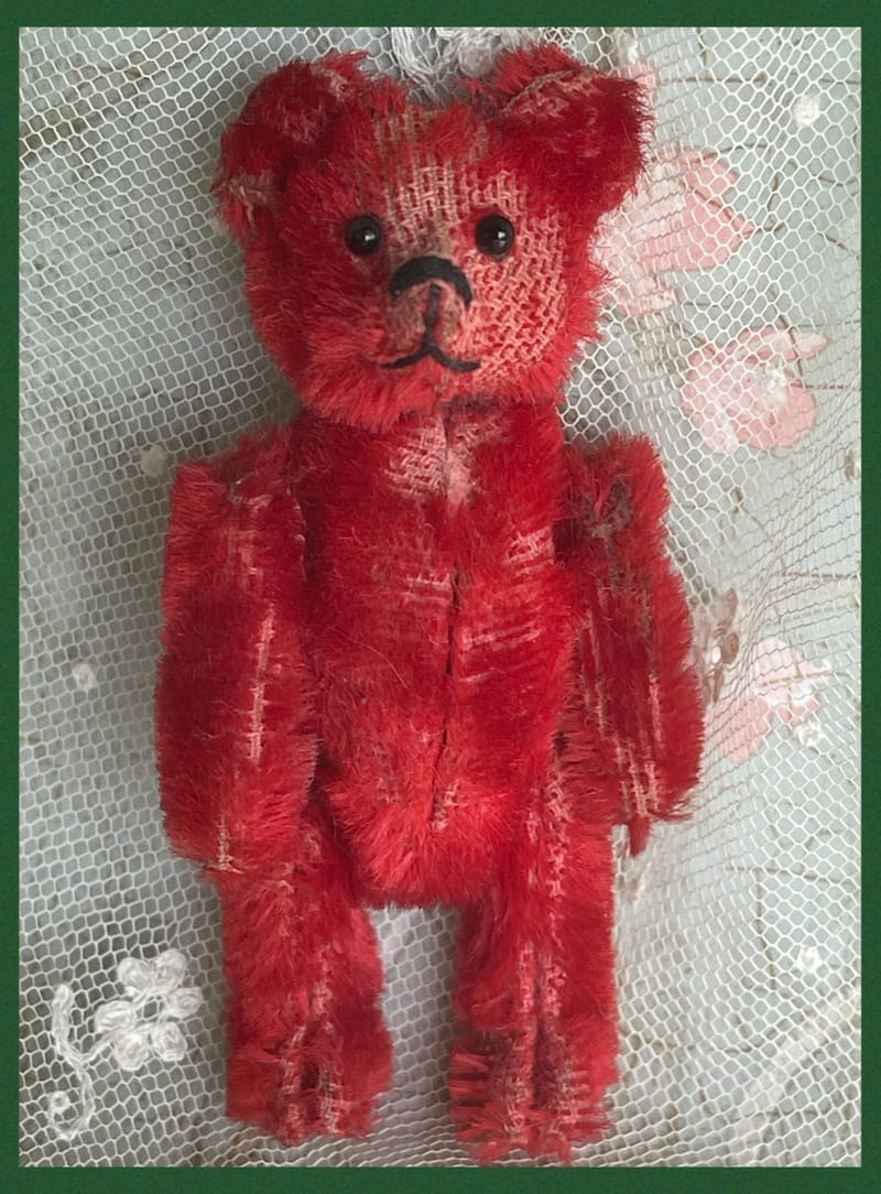 Antique Rare Red Schuco Compact - Hearts Will Play