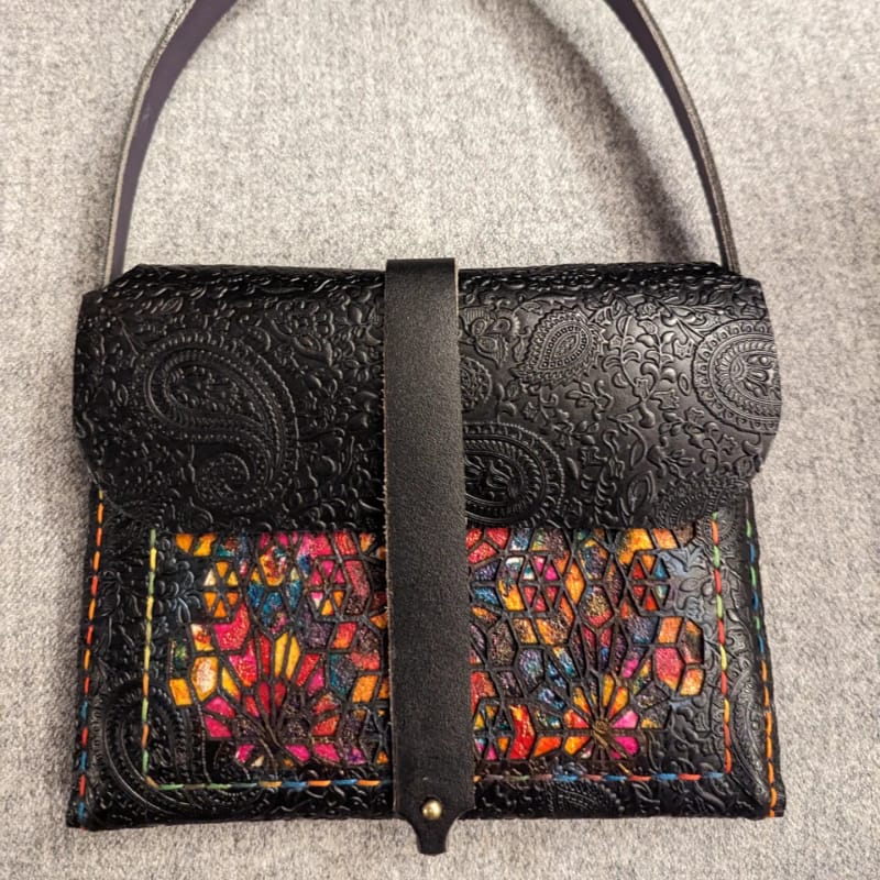 Handmade be Leather bags handmade in the UK