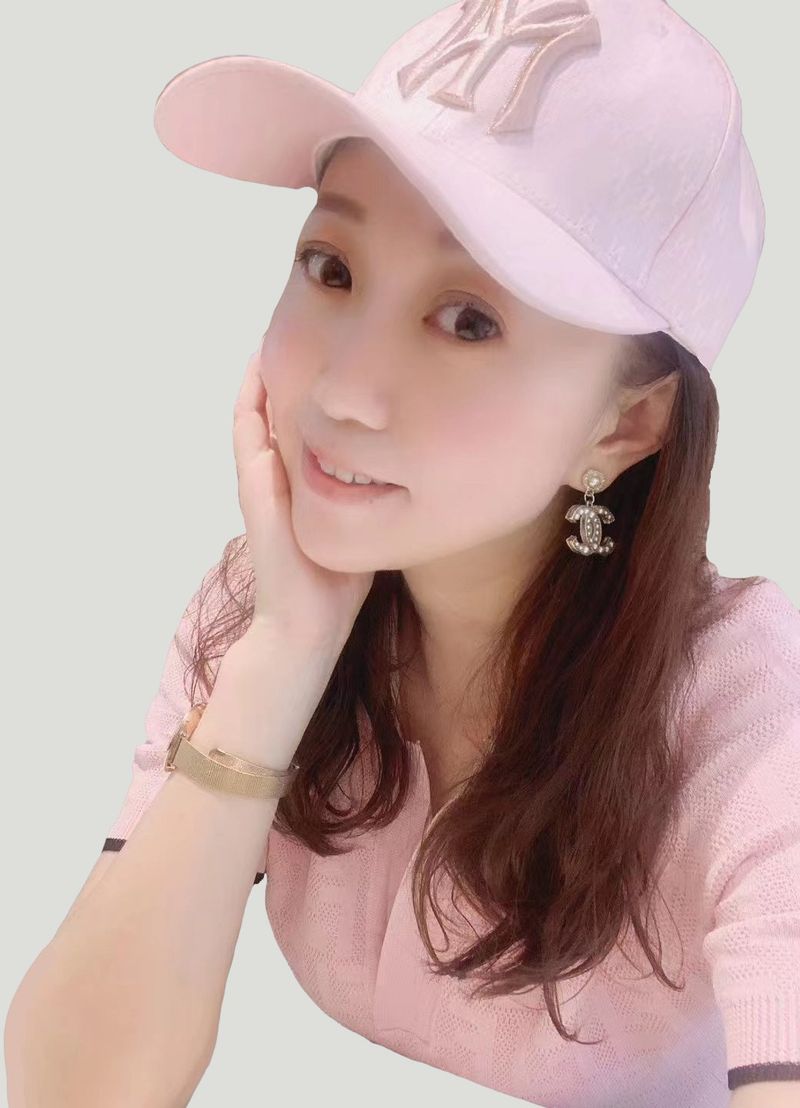 Zoya (June) - General manager