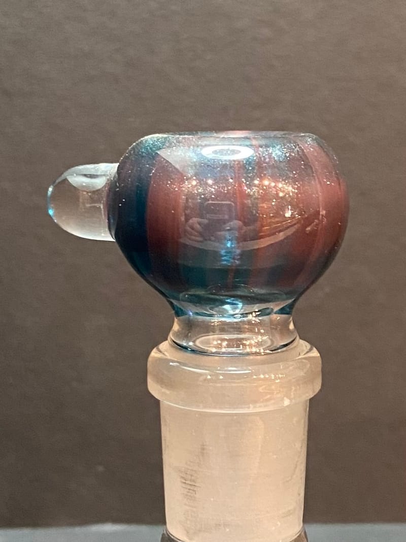 19mm Male Hitter: 24K Gold Fumed Sparkling Hitter. - Shockers Glass Studio