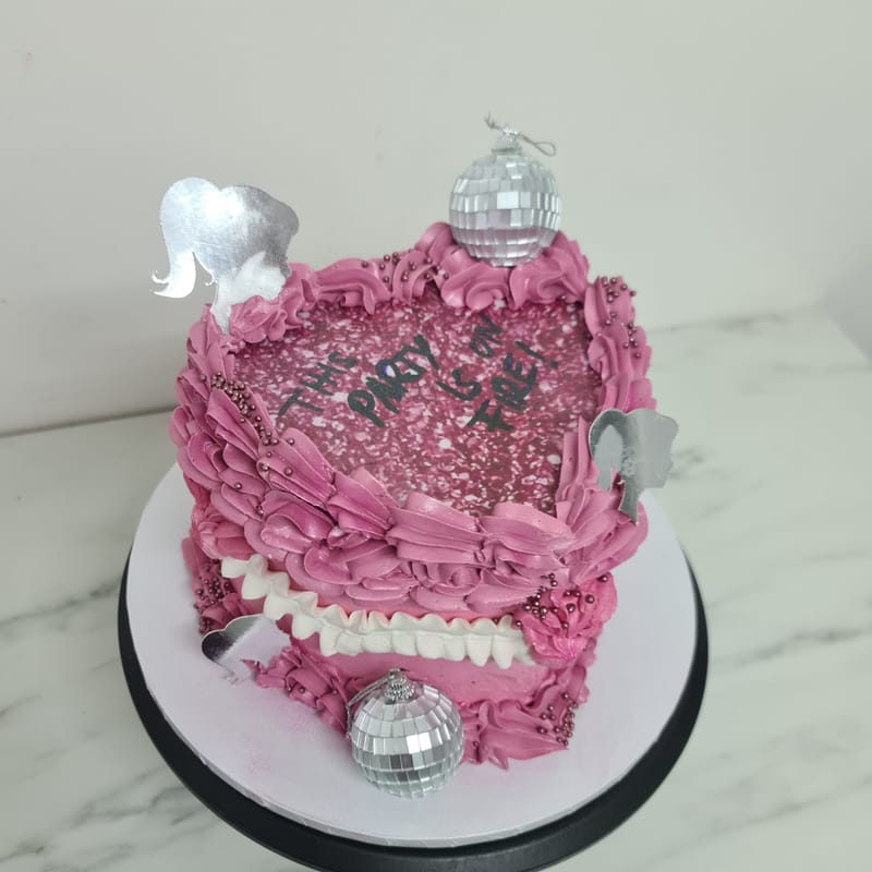 Burn away Cake Barbie - Delicious Creations