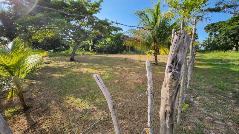 Bonito lot, looking north toward the beach at 100 meters, with road on ...