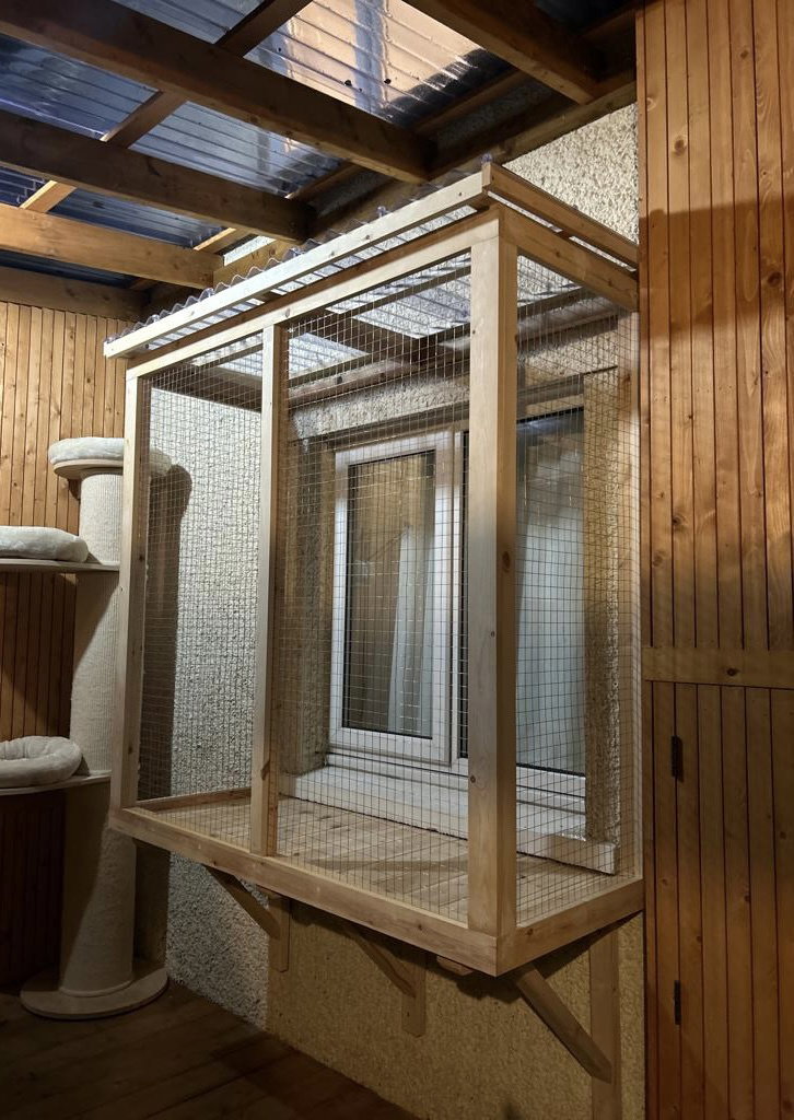 Window Catio/ Safe Cat Enclosure - Fabi Design