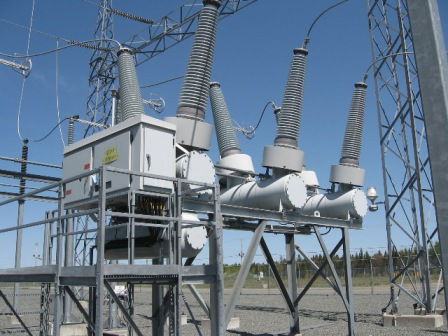 2000 AMP GE/HITACHI SF6 CIRCUIT BREAKER