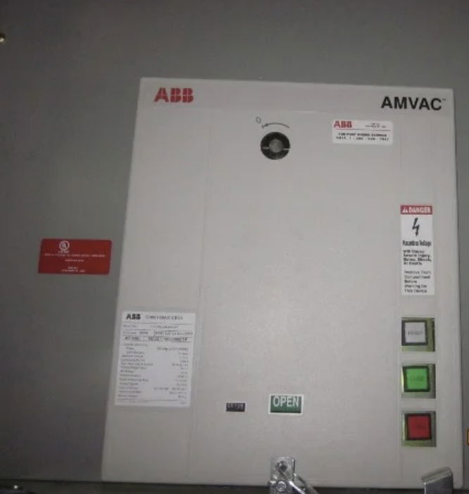 2000 AMP GE/HITACHI SF6 CIRCUIT BREAKER