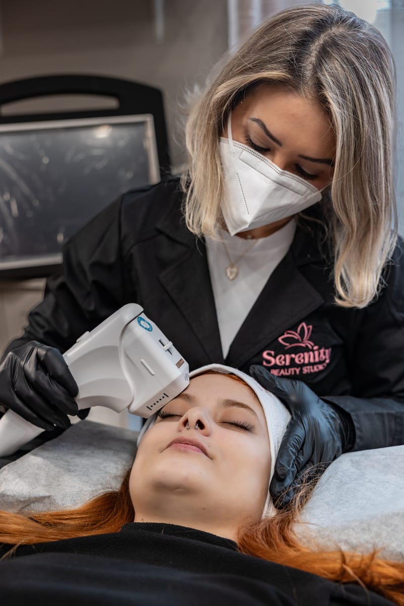 Eyelash extension studio and beauty services