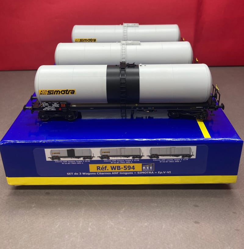 REE models WB 049 HO - lot de 2 wagons citernes rouge Adams SNCF - Ferromax